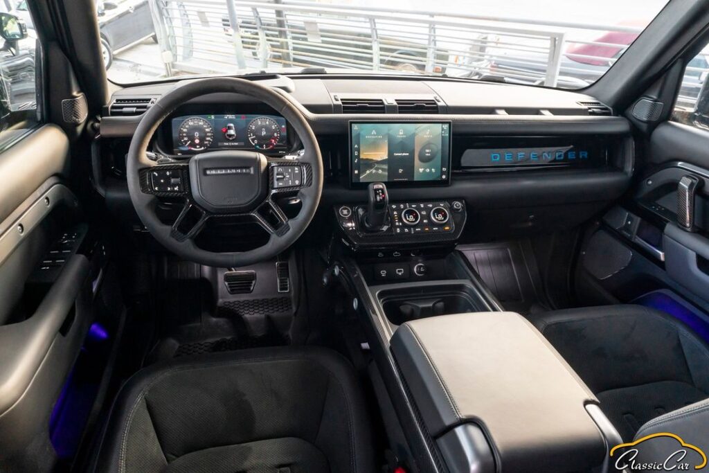 Land Rover Defender V8 P525 Carpathian 2022 - classic car jo